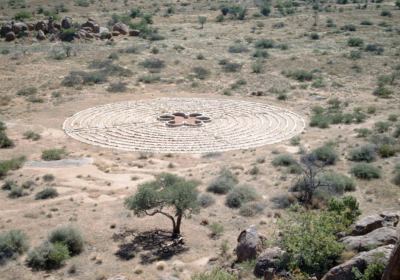 Labyrinth 400x280 - Weissenfels Guest Farm